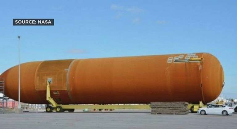 NASA's Last Remaining Space Shuttle Tank Will Journey Through Los ...