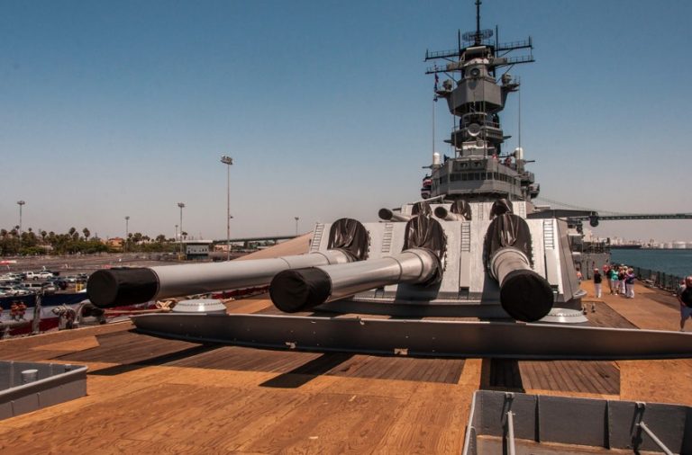 uss-iowa-gun-turrets - WE LIKE L.A.
