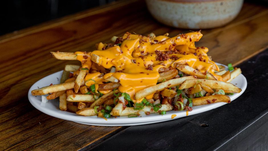 maam-sir-cheese-fries - WE LIKE L.A.